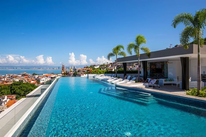 Simply Splendid - Central, Amazing Pool/gym! - Puerto Vallarta