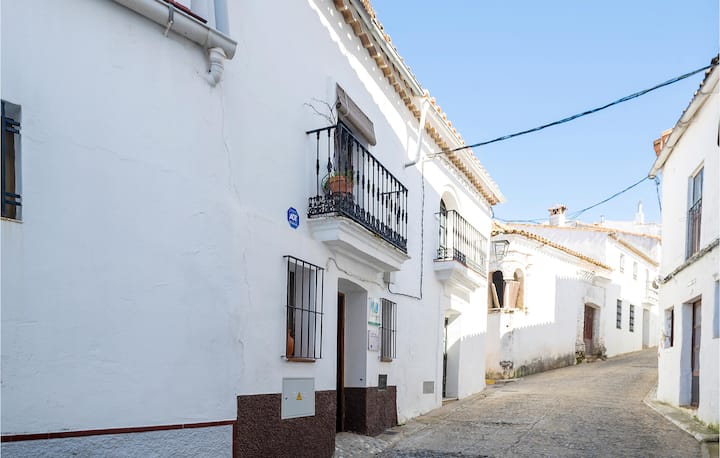 Nice Home In Castaño Del Robledo - Almonaster la Real