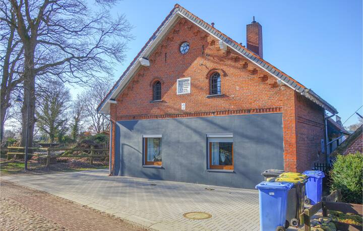 Amazing Apartment In Loxstedt With Wifi - Brake