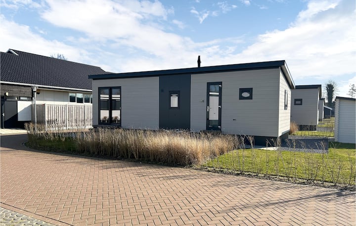 Awesome Home In Scherpenisse With Wifi - Wemeldinge