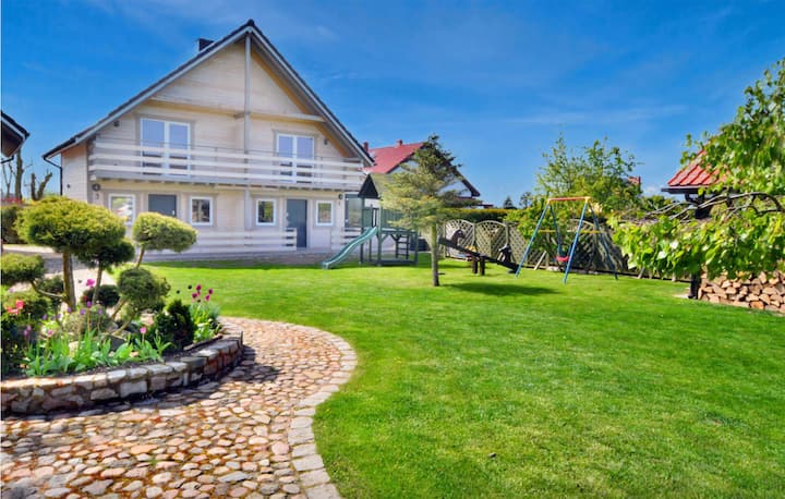 2 Bedroom Nice Home In Darlowo - Darłowo