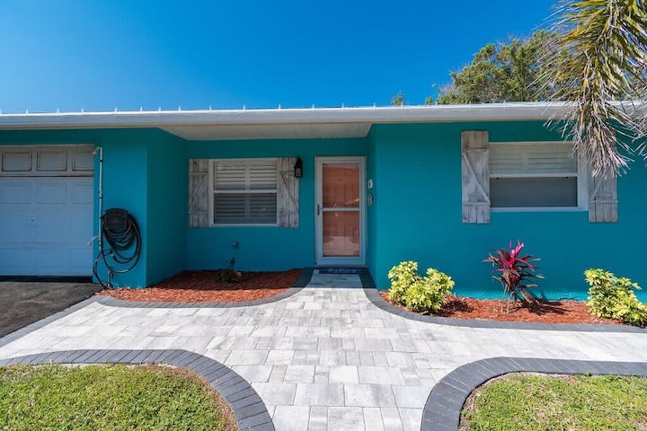 Remodeled 2 Bedroom Coastal Charmer - Melbourne, FL