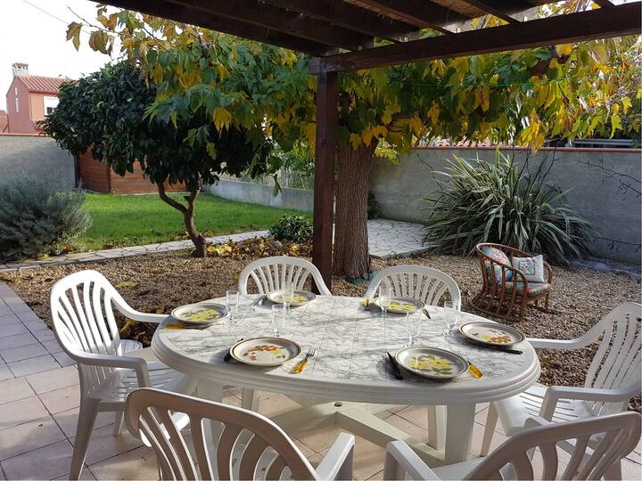 Superbe Villa De Plain Pied Avec Grand Jardin - Elne