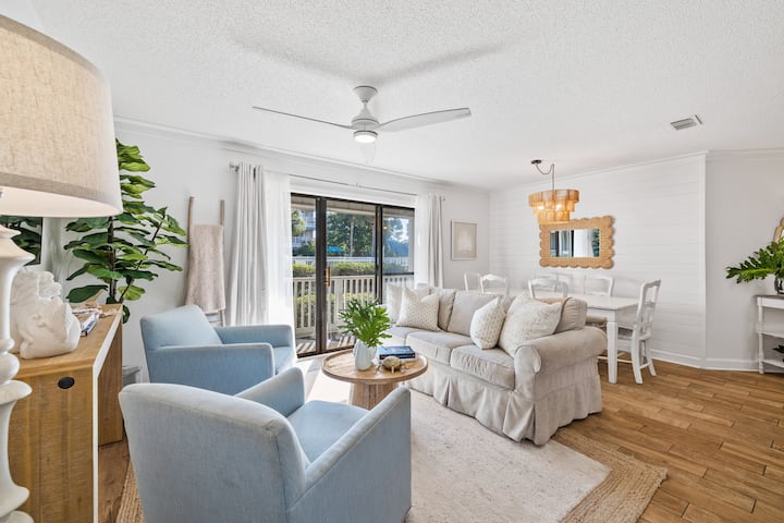2 Miles To Seaside! Pools, Tennis, Steps To Beach! - Seaside, FL