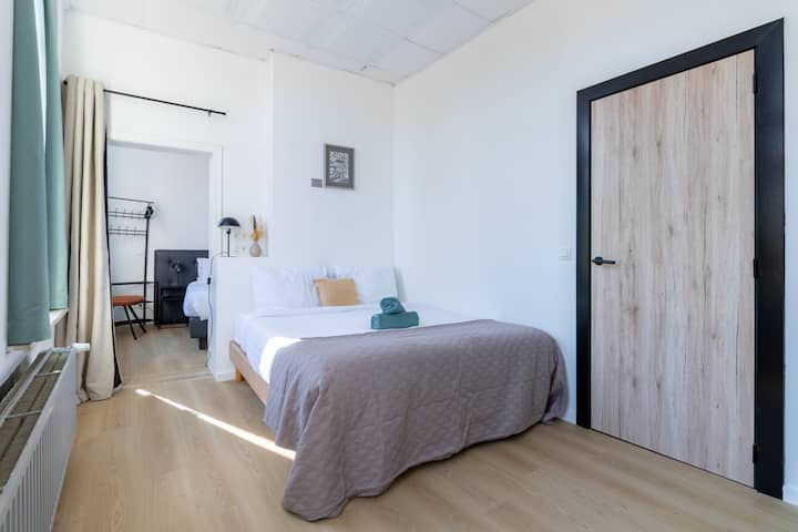 Hotel Entree Brugge 2 Big Beds 1 Bath - Bruges