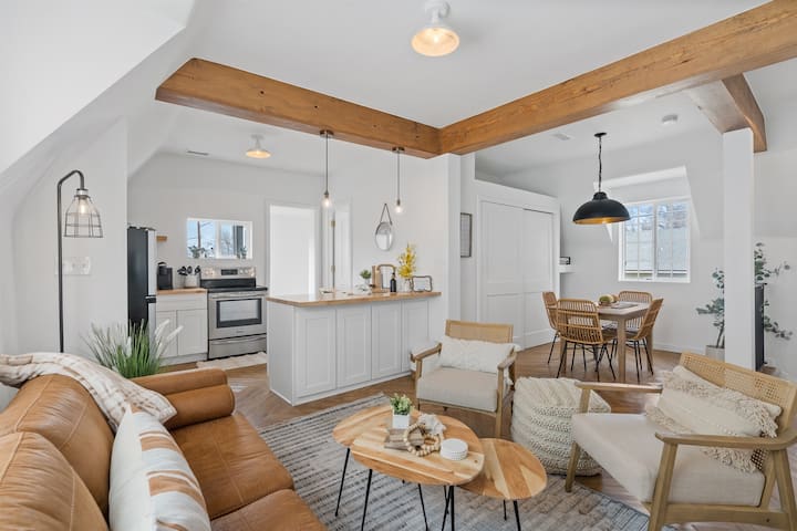 "The Loft" @ Urban Farmhouse - Loveland, CO