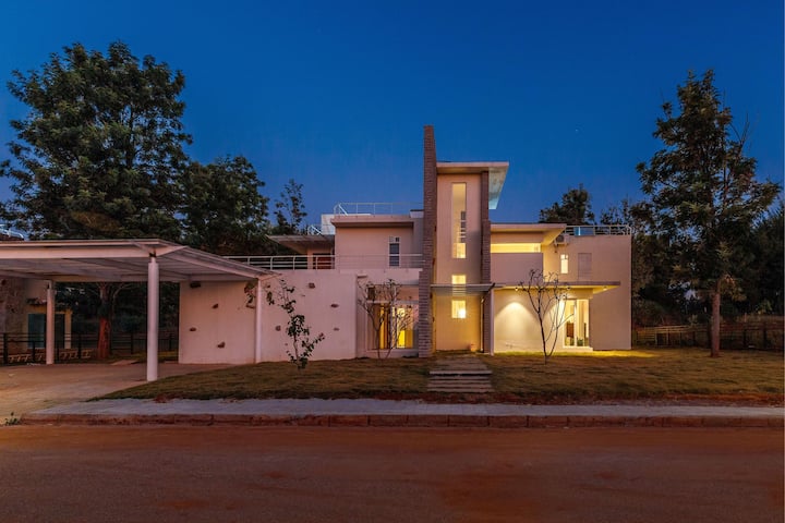 Golfing Twins Villa By Stayjade|gardenretreat|8bhk - Hosur