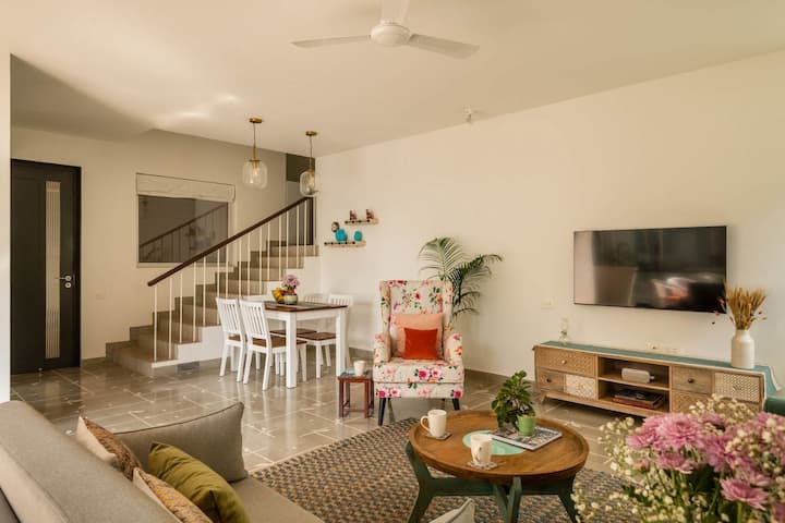 Hibiscus Oasis By Da Alohas - Goa