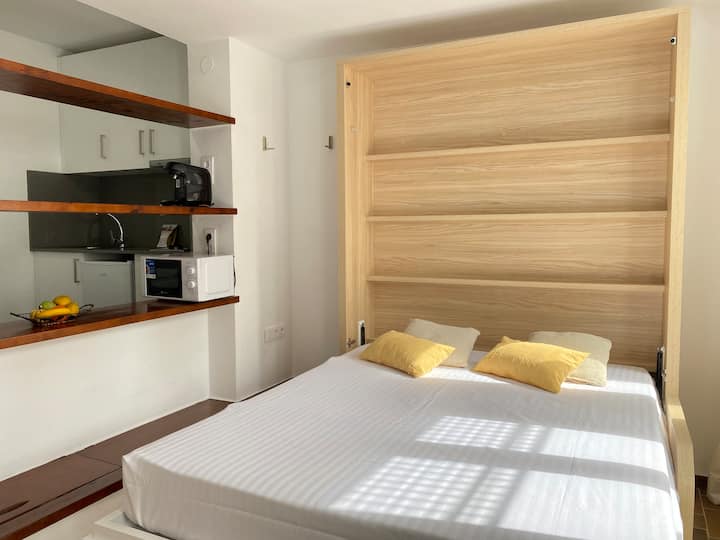 Agi Porthos 113 - Cadaqués