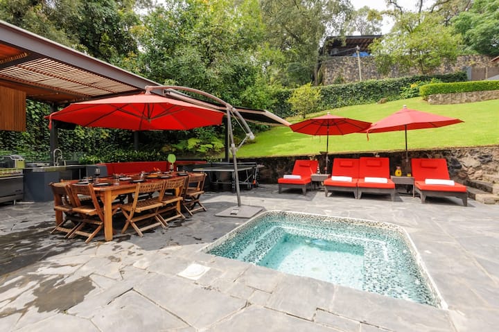 House With Large Garden And Stunning Views - Valle de Bravo
