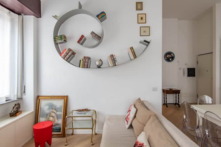 Easylife - Cuddles And Comfort. Cozy One-bedroom Just Steps Away From Navigli And Metro Green Line - Milão