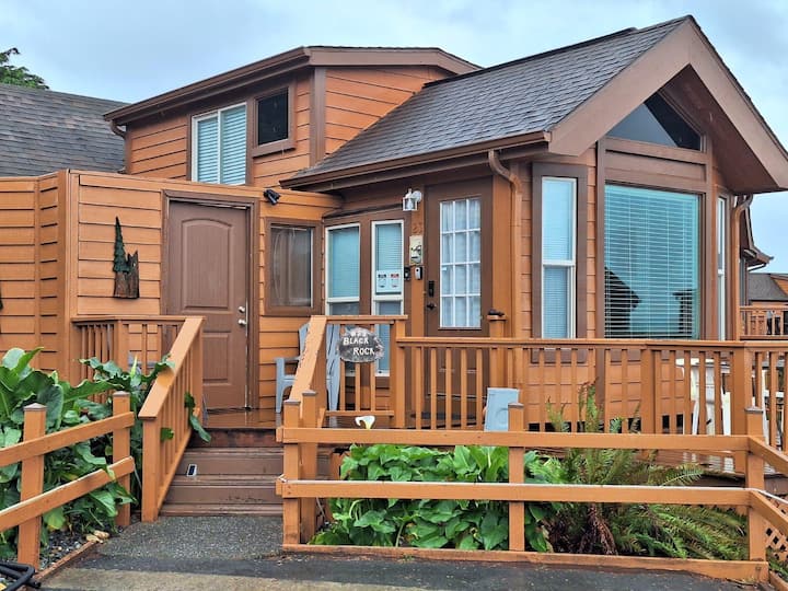 Ocean Cabin 23 With Private Hot Tub (Honeymoon) - Smith River, CA