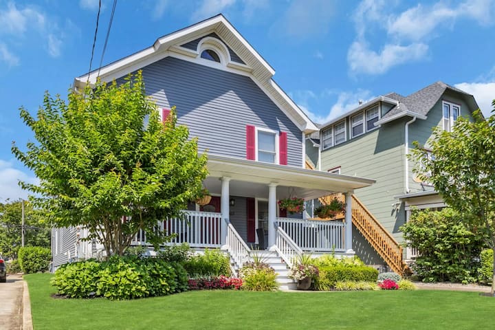 3 Br Apt, 2 Blks To Bch, Parking And Beach Passes! - Ocean Grove, NJ