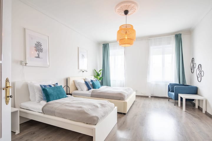 Central, Simple And Spacious Home - Hungria