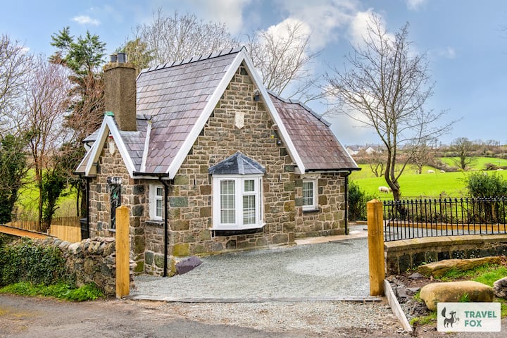 Katie's Cottage & Hot Tub - Snowdon 20mins Drive - Anglesey