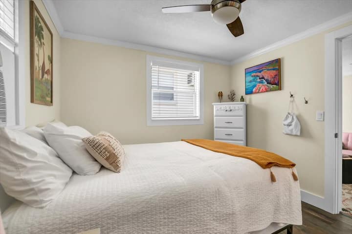 Stylish Private 1br Suite - Downtown Safety Harbor - Safety Harbor, FL