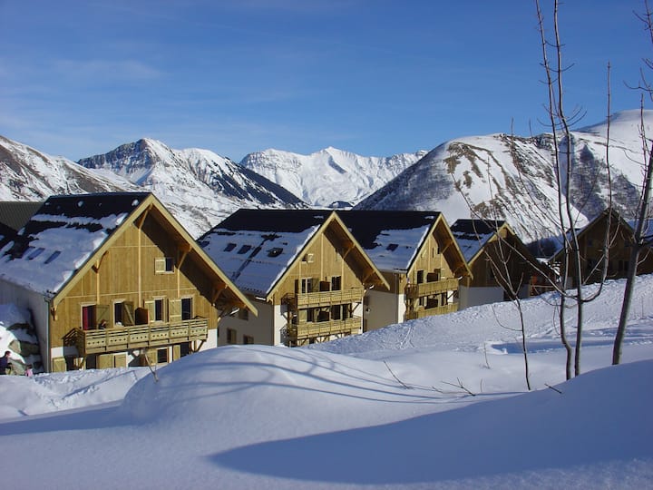 Sybelles Ski Area | Sleeps 9 | Ski-in Paradise - Saint-Jean-d'Arves