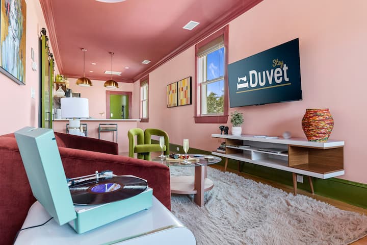 The Leo | In The Heart Of Park Circle Main Strip - North Charleston, SC