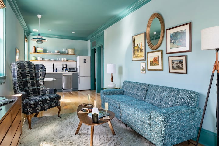 Chic Artistic Loft In Park Circle! | The Mid Mod - North Charleston, SC