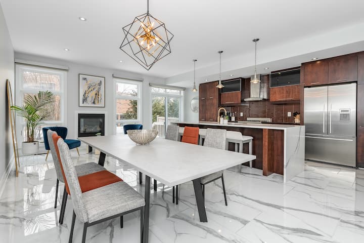 Kanata Luxury Home With Elevator - Kanata