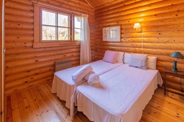 La Cabane De Bajanda - Estavar