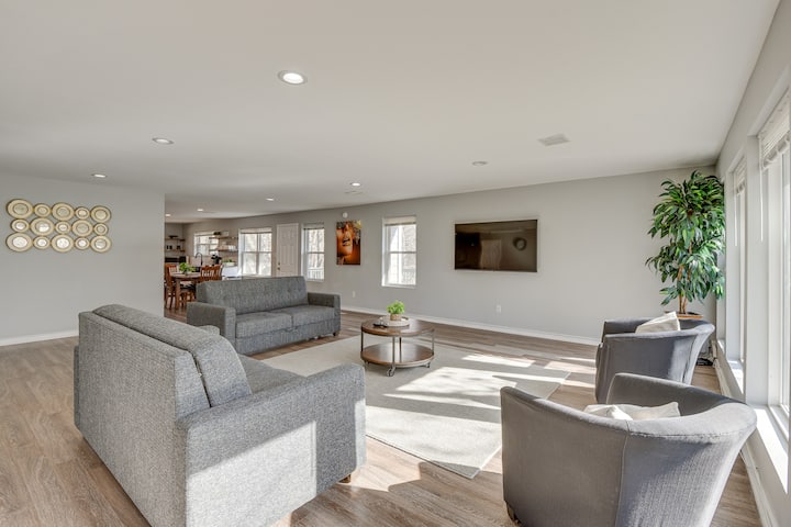 Modern Flower Mound Home < 2 Mi To River Walk - Flower Mound, TX