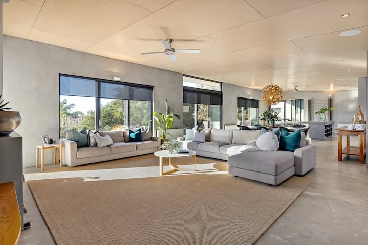 Portsea Sanctuary, Gas Heat Pool & Gardens - Portsea