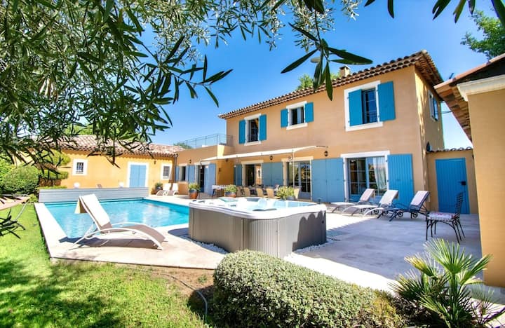 Villa Spacieuse Avec Piscine Et Jacuzzi - Rustrel