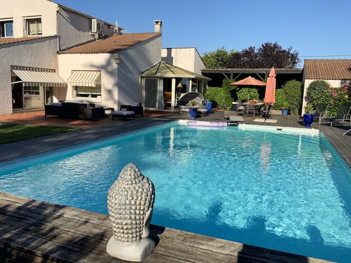 Villa Spacieuse à Nalliers Avec Piscine Privée - Luçon