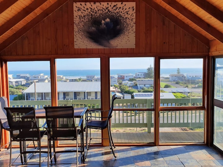 3br Beachhouse | Middleton, 250m To Sand W/ Views - Goolwa