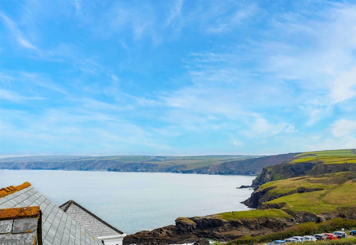 Number 9 With Wonderful Views Over Port Isaac Bay - Port Isaac