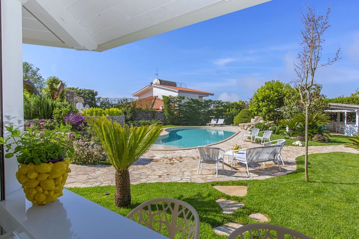 Amore Rentals - Resort Ravenna - The Villa With Pr - Sorrent