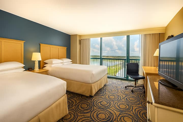 Direct Beach Access! City View Unit, 2 Pools, Walk - Daytona Beach, FL