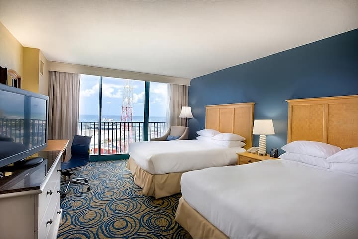 Direct Beach Access! City View Unit, 2 Pools, Walk - Daytona Beach, FL