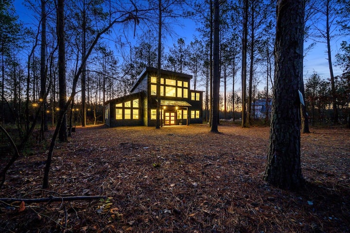 Foosball, Corn Hole, Hot Tub, Fire Pit, Pets - Broken Bow, OK