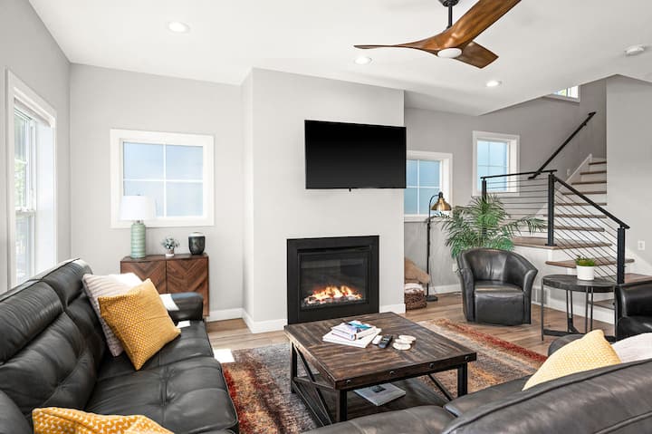 Riverwest Escape - Base Spirit Mtn, Sauna, Pets - Duluth, MN