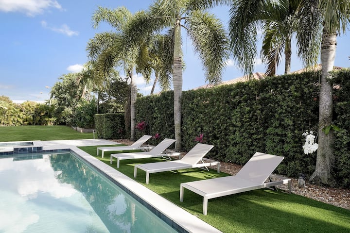 Luxury Home W/ Pool By Pmi - Doral, FL