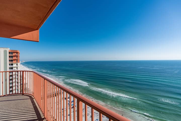 Sunset Shores Oceanfront + Activities - Panama City Beach, FL