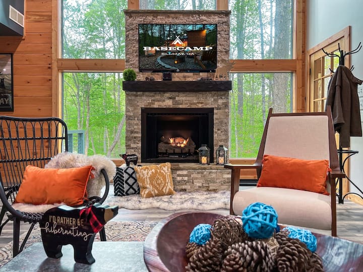 Fireplaces*firepit*hot Tub Lounge Deck*game Room - Ellijay