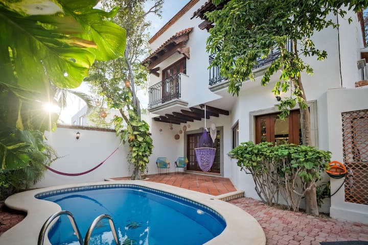 Luxurious Villa 4br W/ Private Pool & Fast Wi-fi - Cancún