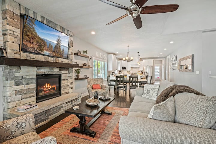 4br Retreat Near Downtown | 2 Kitchens Sleeps 11 - Coeur d'Alene, ID