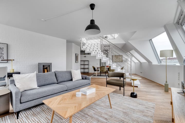 Blueground | Rudolfsheim-fünfhaus, Sauna & Roof - Vienna