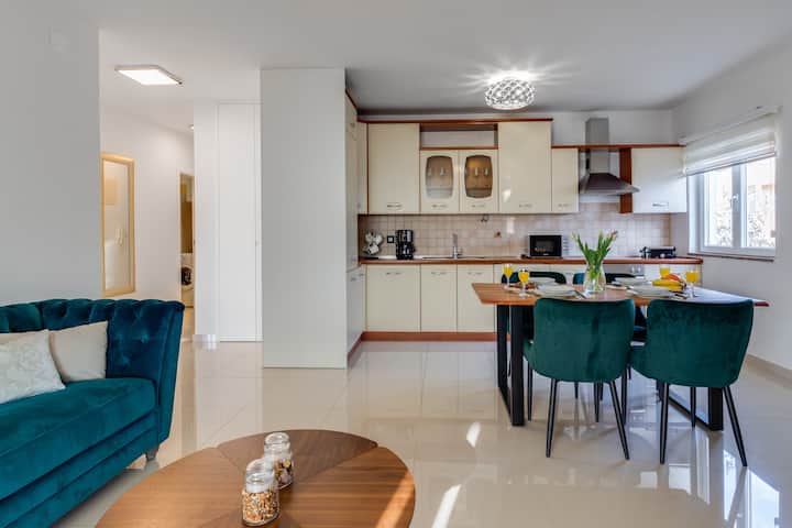 Elegant Two Bedroom Apartment - Zadar
