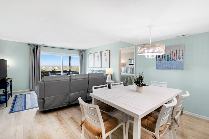 Steps To The Sand | Panoramic Ocean Views - Tybee Island, GA