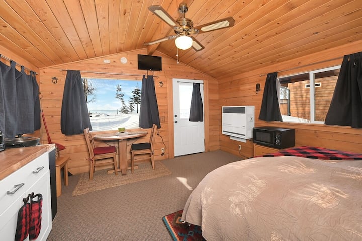 Cozy Cook Inlet & Mountain View Cabin W/ Views! - キーナイ, AK