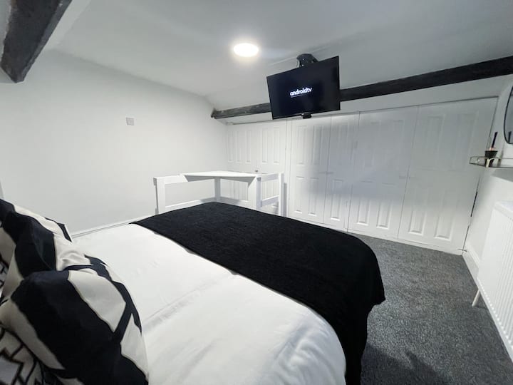 Tettenhall Village Townhouse - Wolverhampton