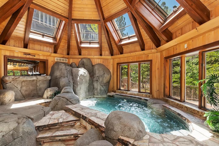 The Edgewood Mansion: Hot Tub! Close To Bear Mtn! - Big Bear Lake, CA