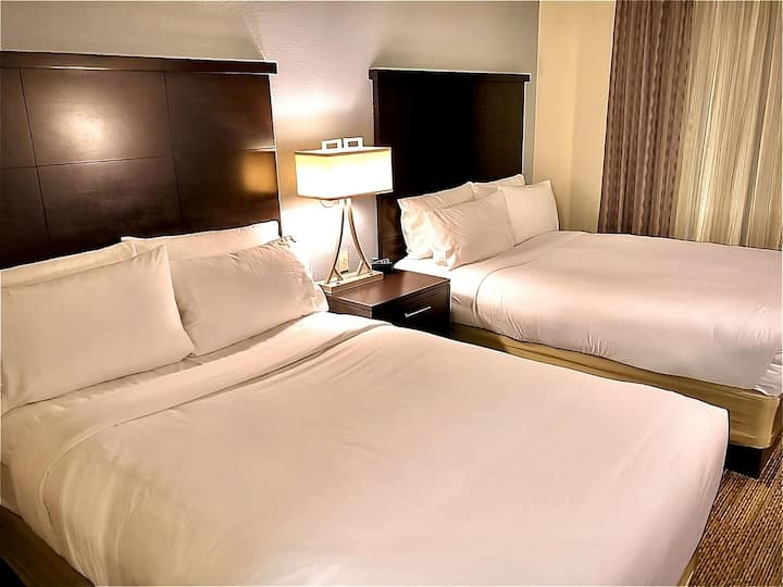Relax And Unwind! Pets Allowed, Parking Onsite - Millbrae, CA