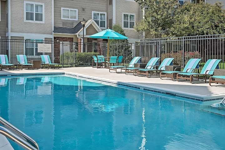 Pullen Amusement Park Tour! Airport Shuttle, Pool - Cary, NC