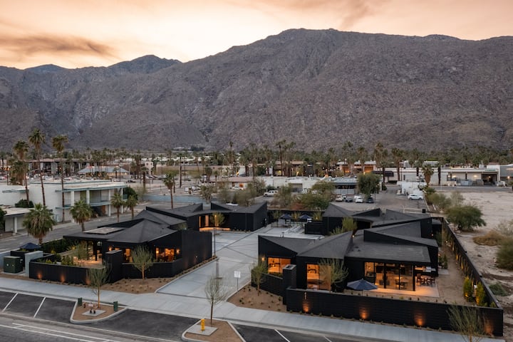 Blackhaus Full Buyout By Avantstay | 16-room Hotel - Palm Springs